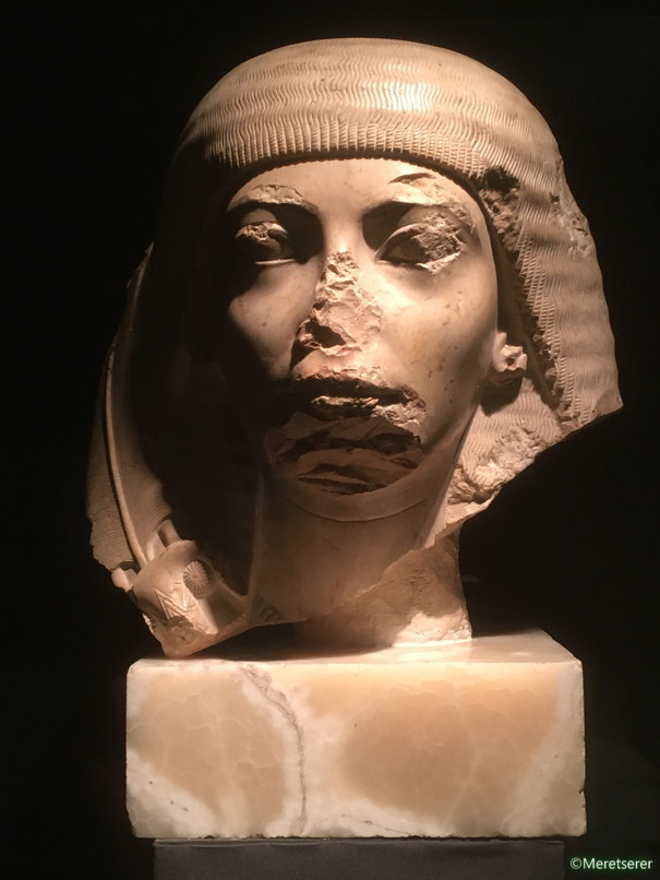 ナクトミンの頭部像 Head of Nakhtmin: 博物館展示品カタログ